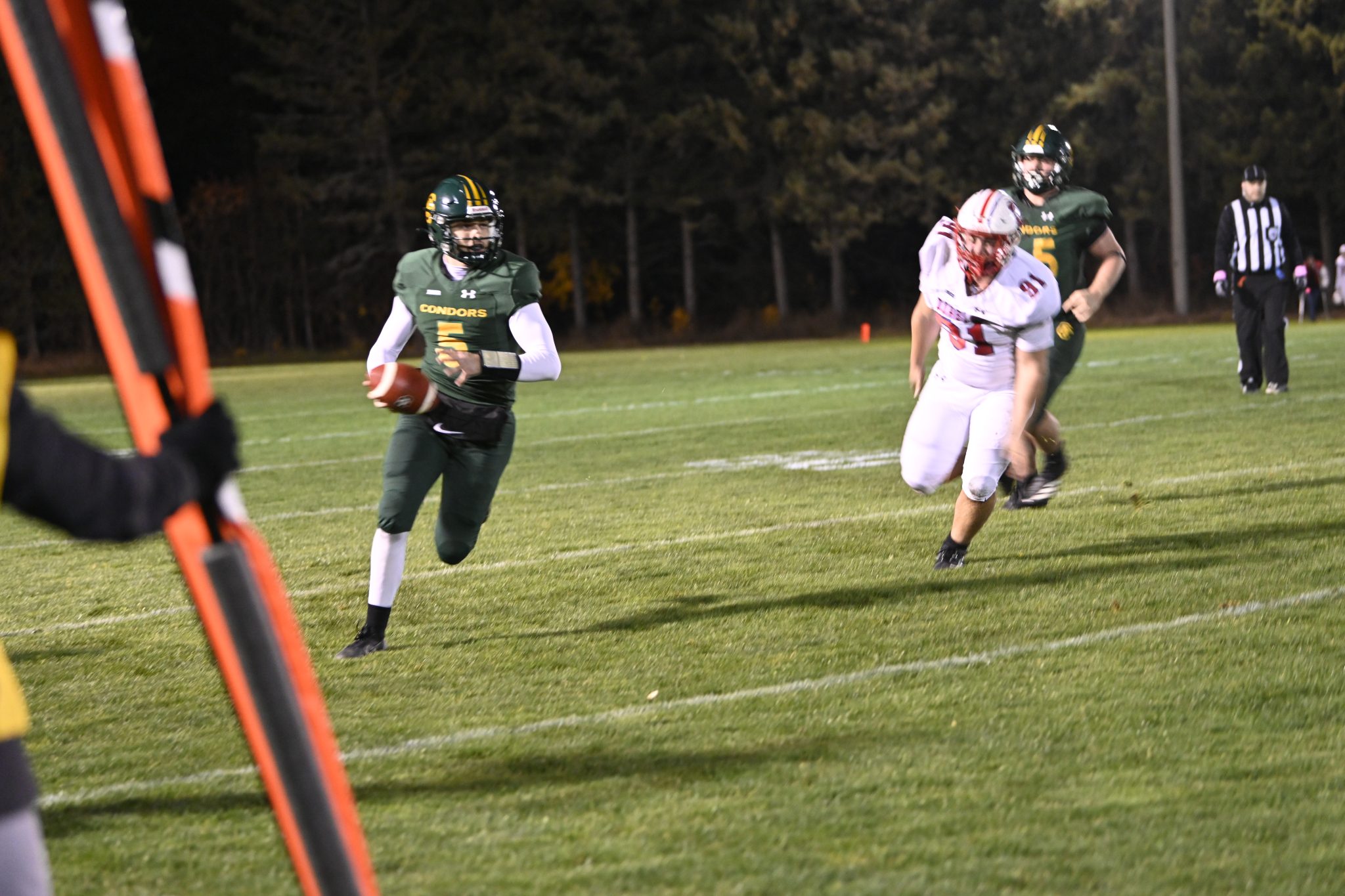 Les Condors football concluent la saison en force avec une victoire de ...